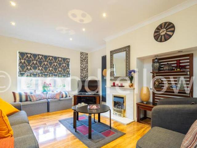 Dore Gardens, Morden, 2 Bedroom House