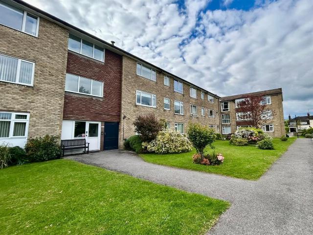 Dore Road, Sheffield S17, 2 bed flat to rent, £1,100 pcm | PrimeLocation
