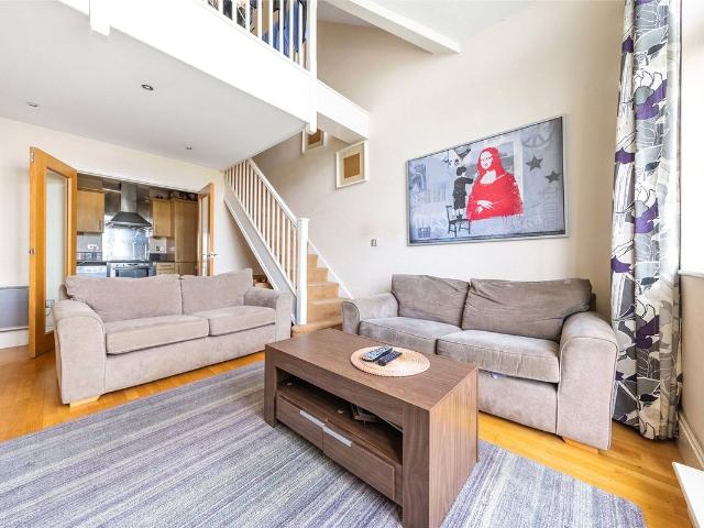 Dorey House, High Street, Middlesex TW8, 3 bed flat to rent, £2,650 pcm | PrimeLocation
