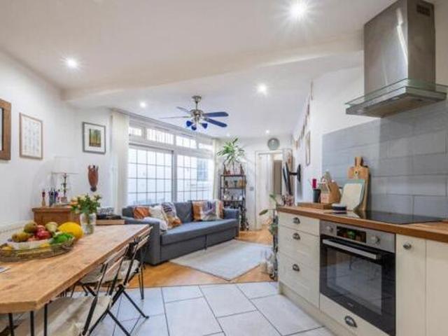 Doric Way, Saint Pancras, 2 Bedroom Flat