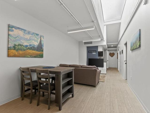 DORM SYTLE LIVING – Comfy CoLiving apt with baske