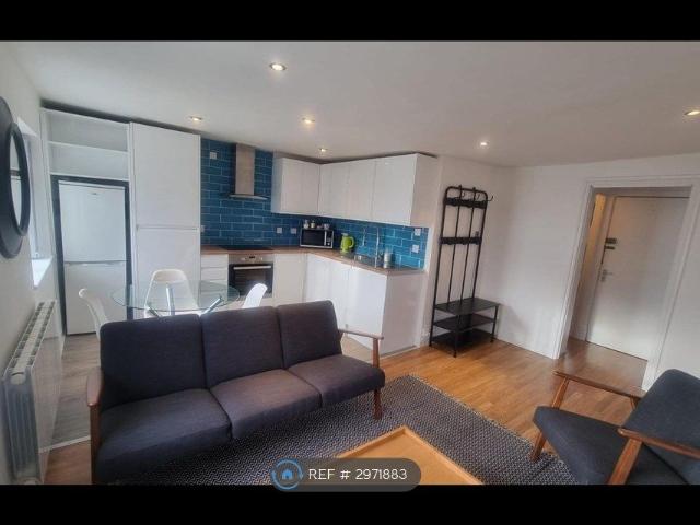 Dormer Place, Leamington Spa CV32, 2 bed flat to rent, £1,350 pcm | PrimeLocation