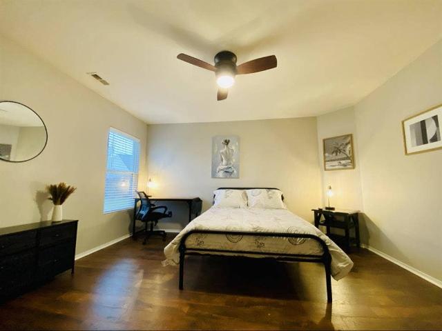 Dormitorio grande/large bedroom