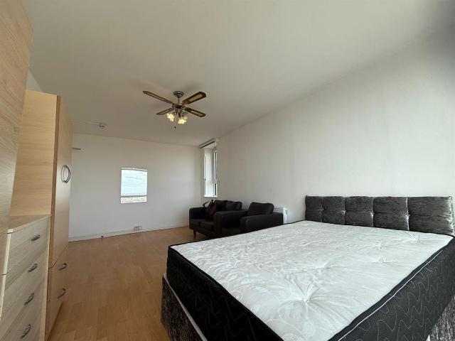 Dorney Tower, Adelaide Road, Belsize Park NW3, Room to rent, £950 pcm | PrimeLocation