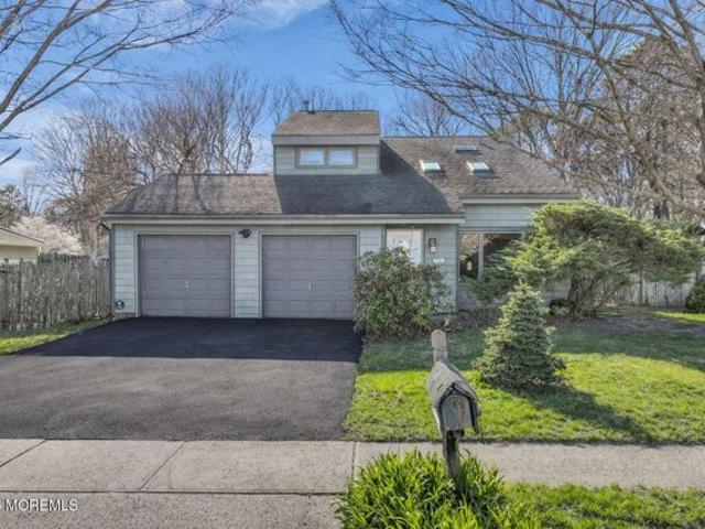 Dorothy Pl, Brick, Home For Sale