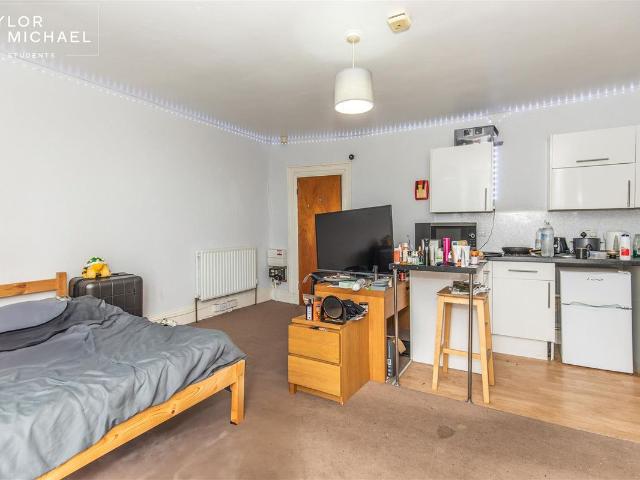 Dorset Gardens, Brighton BN2, Room to rent, £900 pcm | PrimeLocation