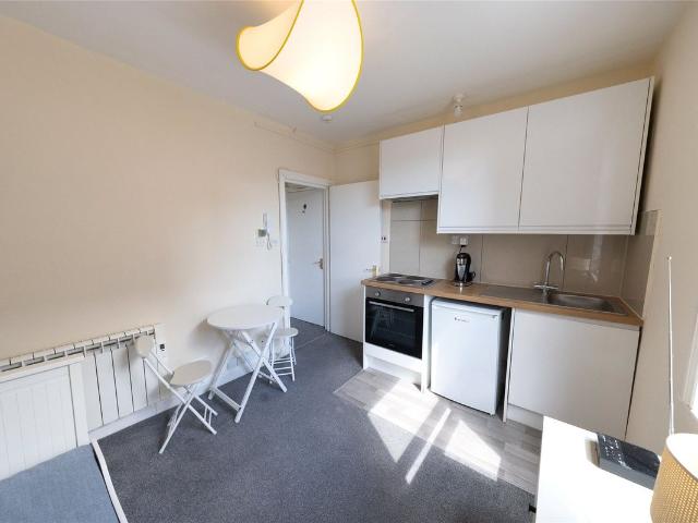Dorset Gardens, London BN2, Studio to rent, £975 pcm | PrimeLocation