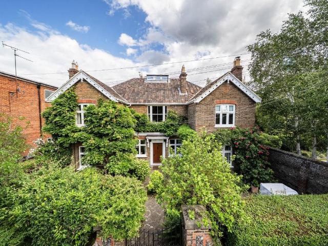 Dorset Road, Windsor SL4, 3 bed maisonette to rent, £2,300 pcm | PrimeLocation