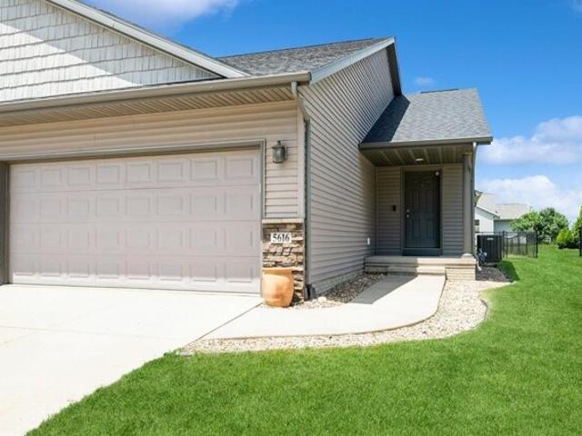 Dostal Dr Sw, Cedar Rapids, Condo For Sale