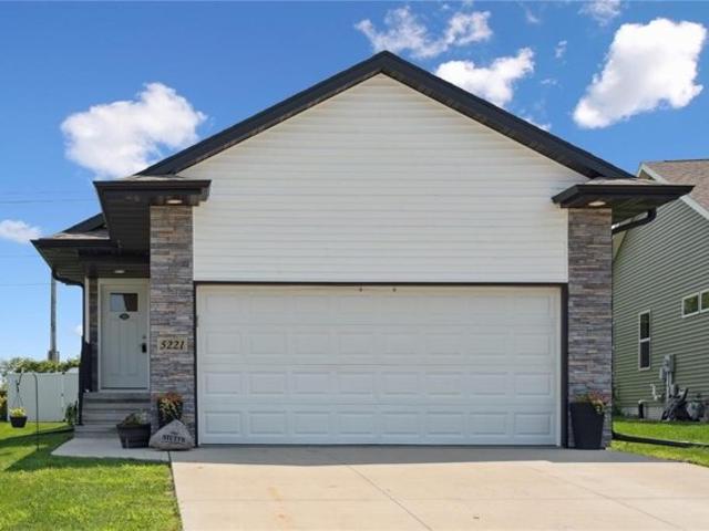 Dostal Dr Sw, Cedar Rapids, Home For Sale