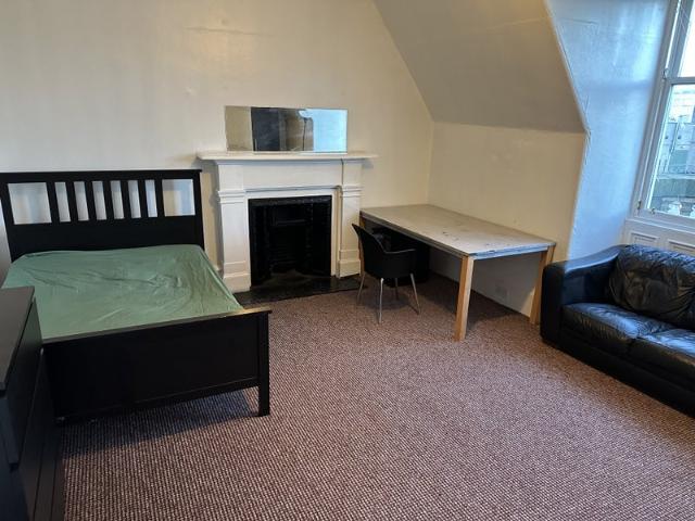 Double bedroom with all bills included