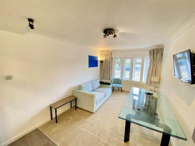 Double Bedroom Apartment Plus ? For Bills, HA8