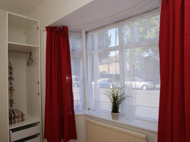 Double bedroom, fully furnished. Has a Room