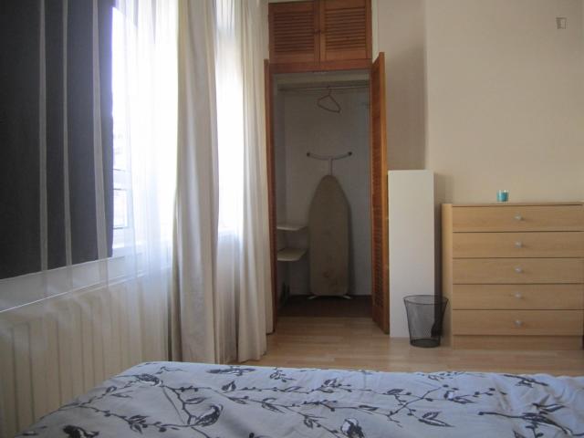 Double bedroom in a 4 bedroom apartment in Isle of Dogs Has a Room