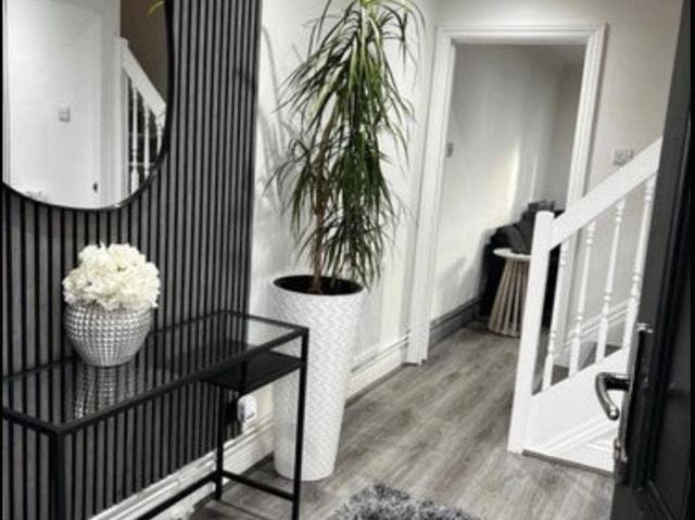 Double bedroom in rm6