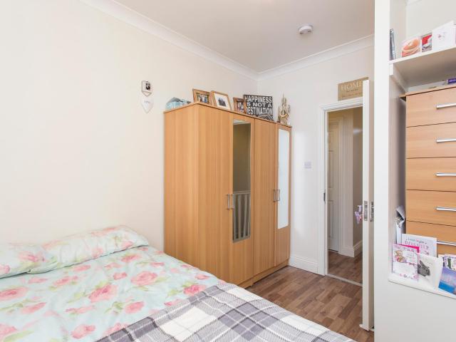 Double bedroom near Hammersmith Hospital Campus of the Imperial College London Has a Room