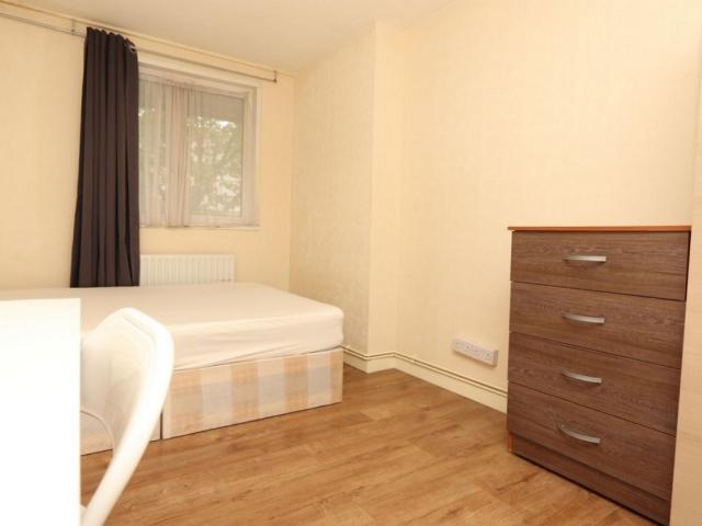 Double bedroom near The Regent's Park Has a Room