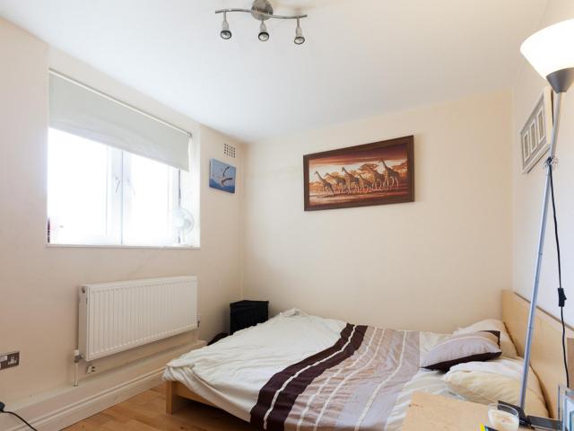 Double bedroom right next to the Barnard Park Has a Room