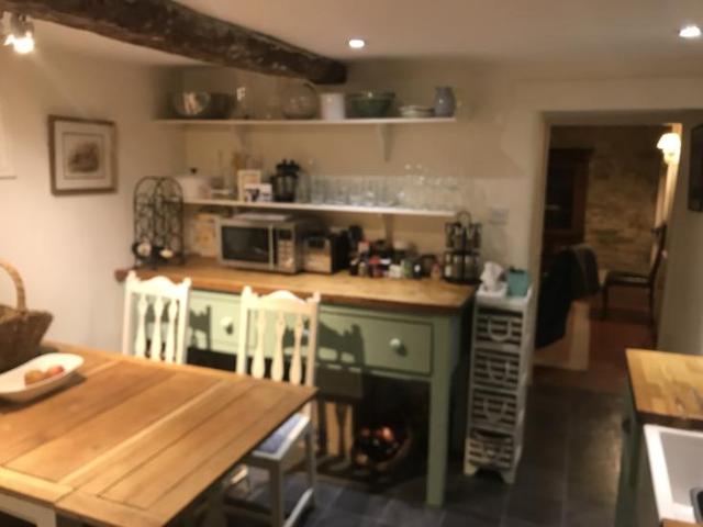 Double en suite in Cosy country cottage with plenty of outdoor space nr Oxford