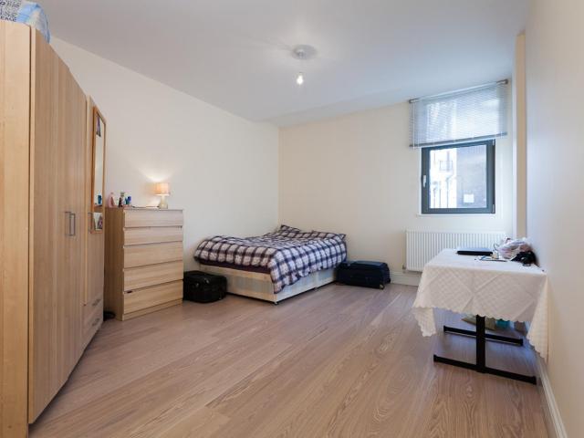 Double ensuite bedroom near the Southwark Park Has a Room