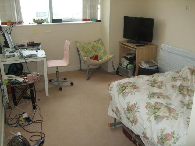 Double ensuite bedroom close to the University Of Sunderland Has a Room