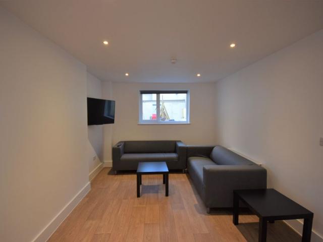 Double Ensuite Spacious Communal Areas