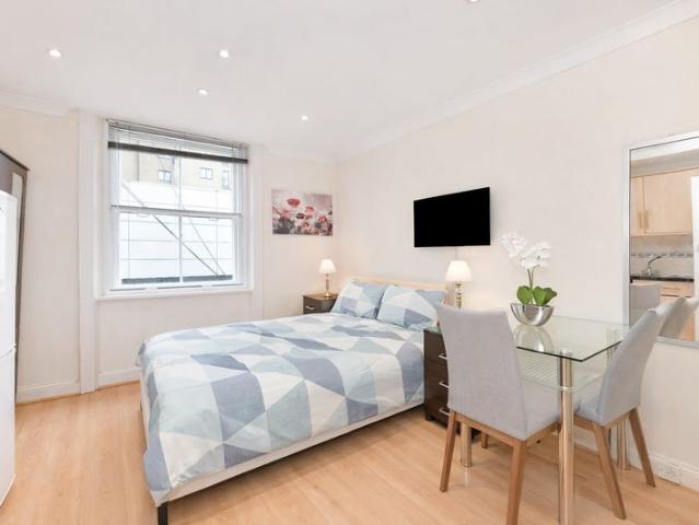 Double Ensuite Studio flat flexible contract