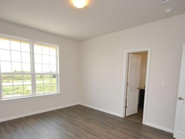 Double Eagle Townhomes 3 Bedroom Home for Rent at 405 Winterfield Dr, Hutto, TX 78634