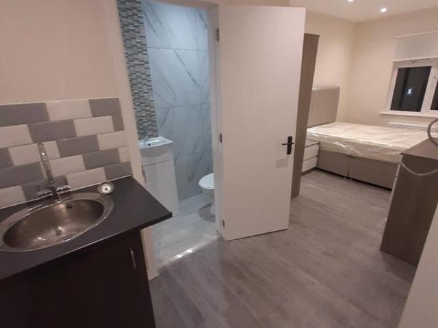 Double StudIO4 2.4 Miles Oxford Station at Cowley