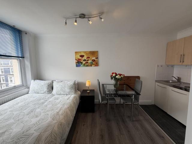 Double Studio Flat in South Kensington