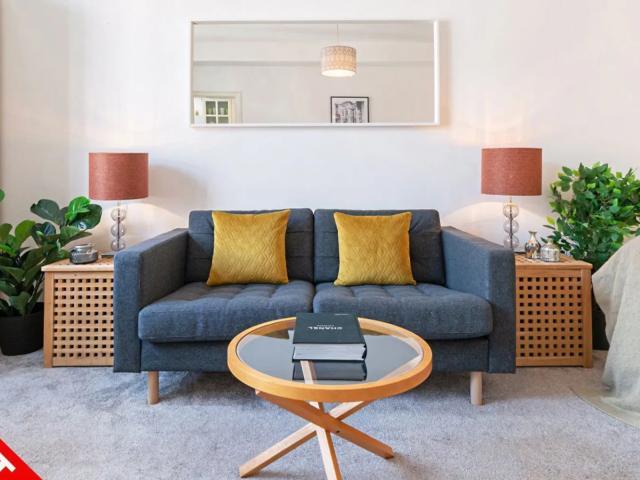 Double Studio Flat, Queensway, W2