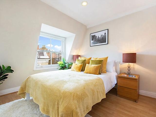 Double Studio Flat, Westbourne Grove, W2