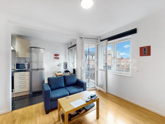 Double studio with balcony & includes heating & hot water