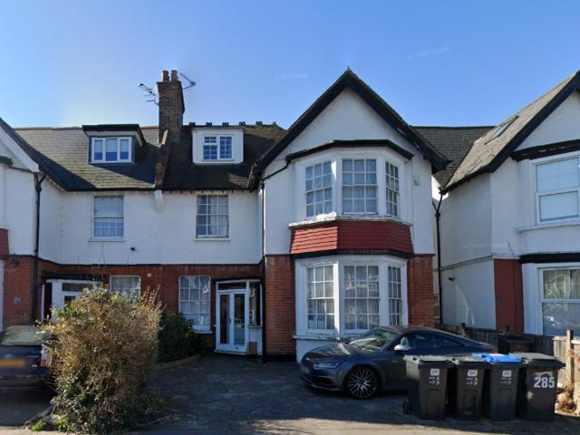 Double room to rent by Norbury Station