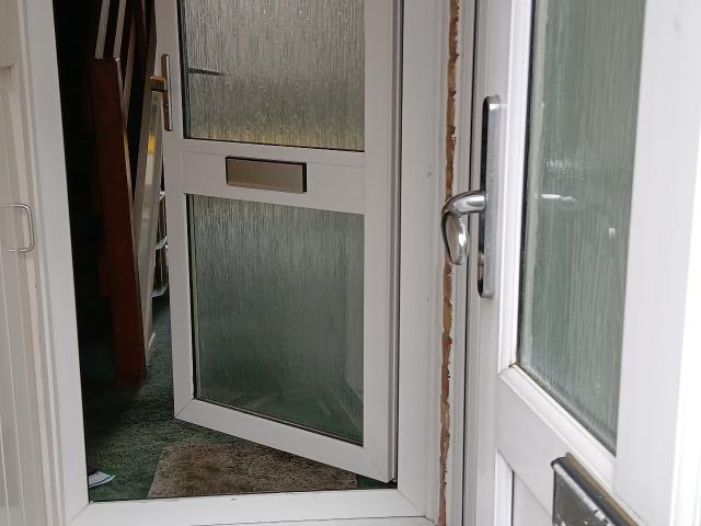 Double Room To Rent,Ground floor,Furnished Room shared kitchen and toilet with housemate