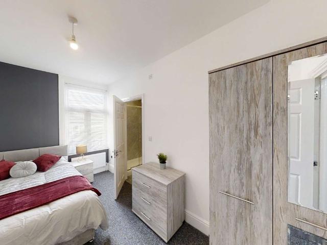 Double Room to Rent! Room 3
