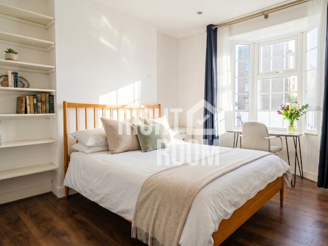 Double Room, Upper Gloucester Road BN1, Room to rent, £750 pcm | PrimeLocation