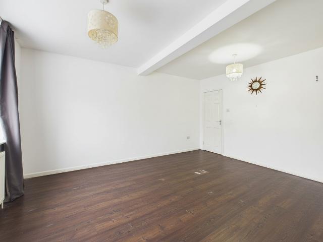 Double Room Warmark Road, Hemel Hempstead, Hertfordshire, HP1 3PZ
