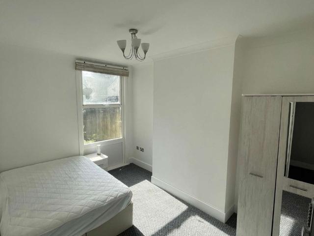 Double Room available in Maidstone Room 2