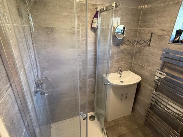 Double room close to Alex Hospital Room 4