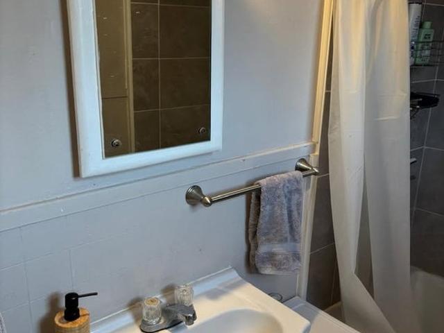 Double Room in 1 bed apartment in Edgebrook