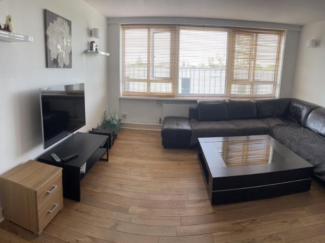 Double Room in 2 Bed Flat in Willesden NW2