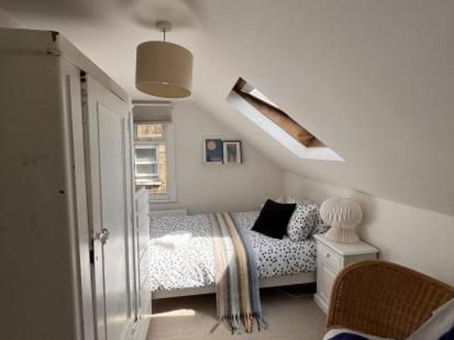Double room in lovely flat share
