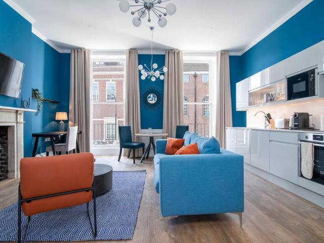 Doughty Street, Bloomsbury WC1 1 bed apartment to rent £3,012 pcm £695 pw