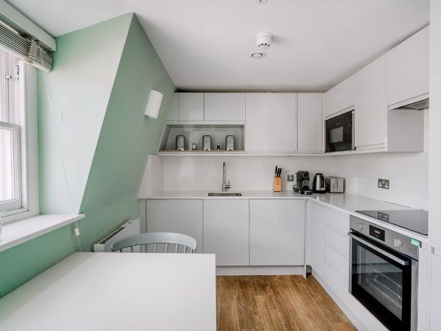 Doughty Street, Bloomsbury WC1N, 2 bed flat to rent, £3,445 pcm | PrimeLocation