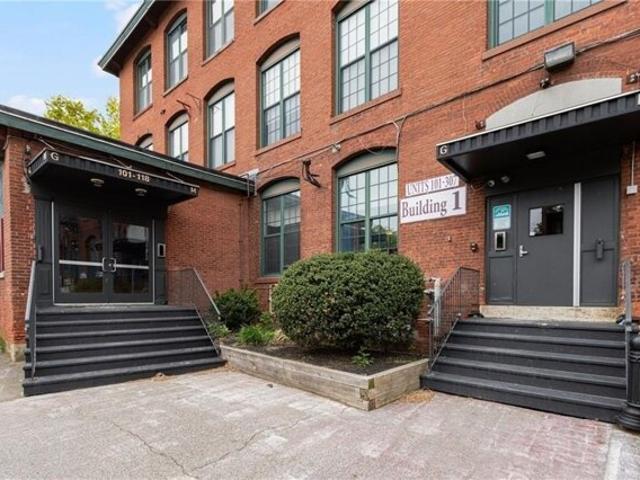 Douglas Ave Unit,north Providence, Condo For Sale