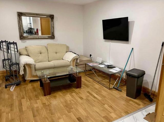 Douglas Avenue, Carlton, Nottingham NG4, Room to rent, £550 pcm | PrimeLocation