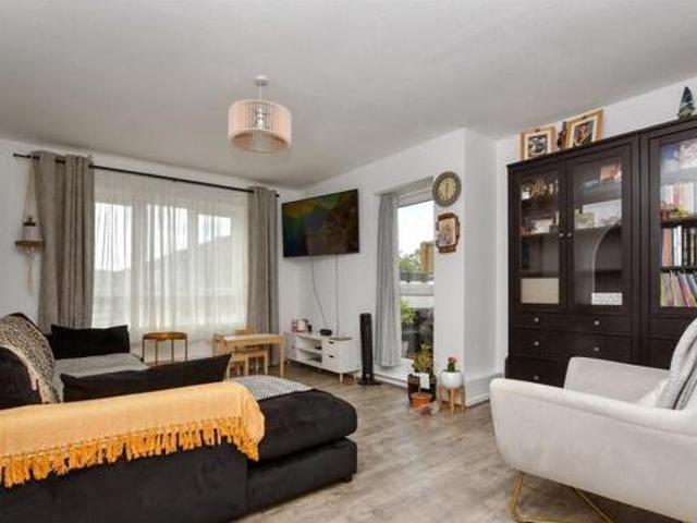 Douglas Close, Wallington, 3 Bedroom Ground