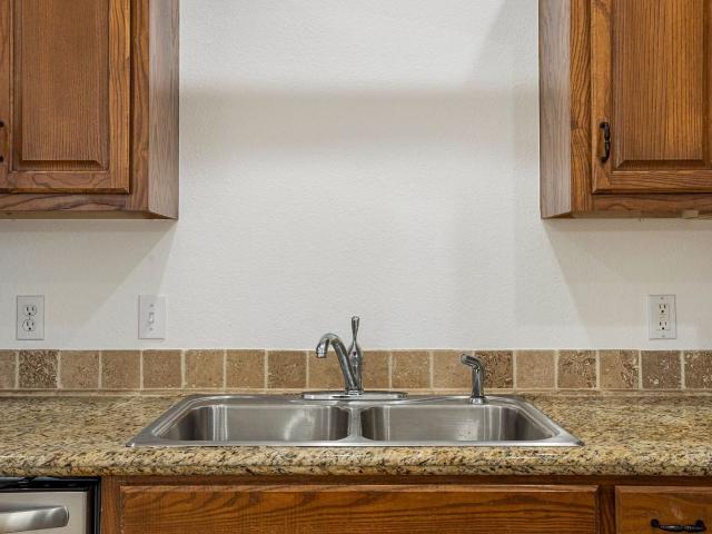 Douglas Creek Patio Homes 2 Bedroom Apartment for Rent at 10700 Douglas Cir, Jenks, OK 74037