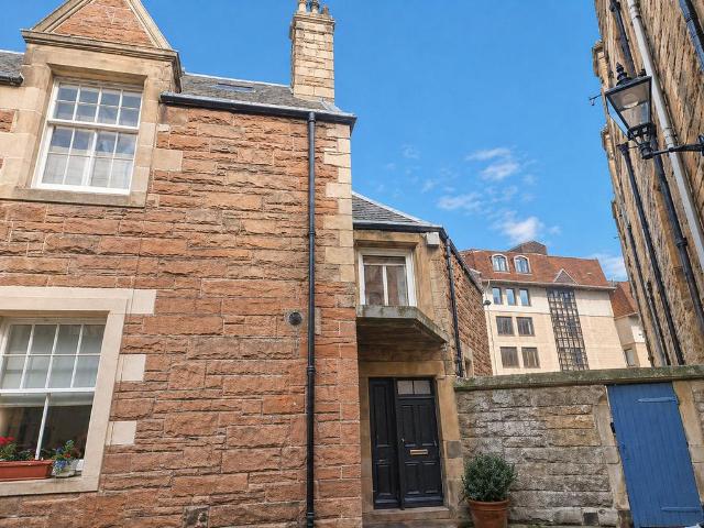 Douglas Gardens Mews, Edinburgh, EH4 3 bed mews to rent £2,600 pcm £600 pw